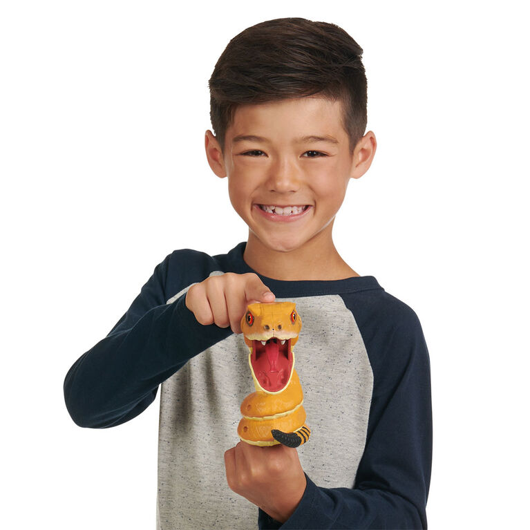 Untamed Snakes - Toxin (Rattle Snake) - Interactive Toy | Toys R Us Canada